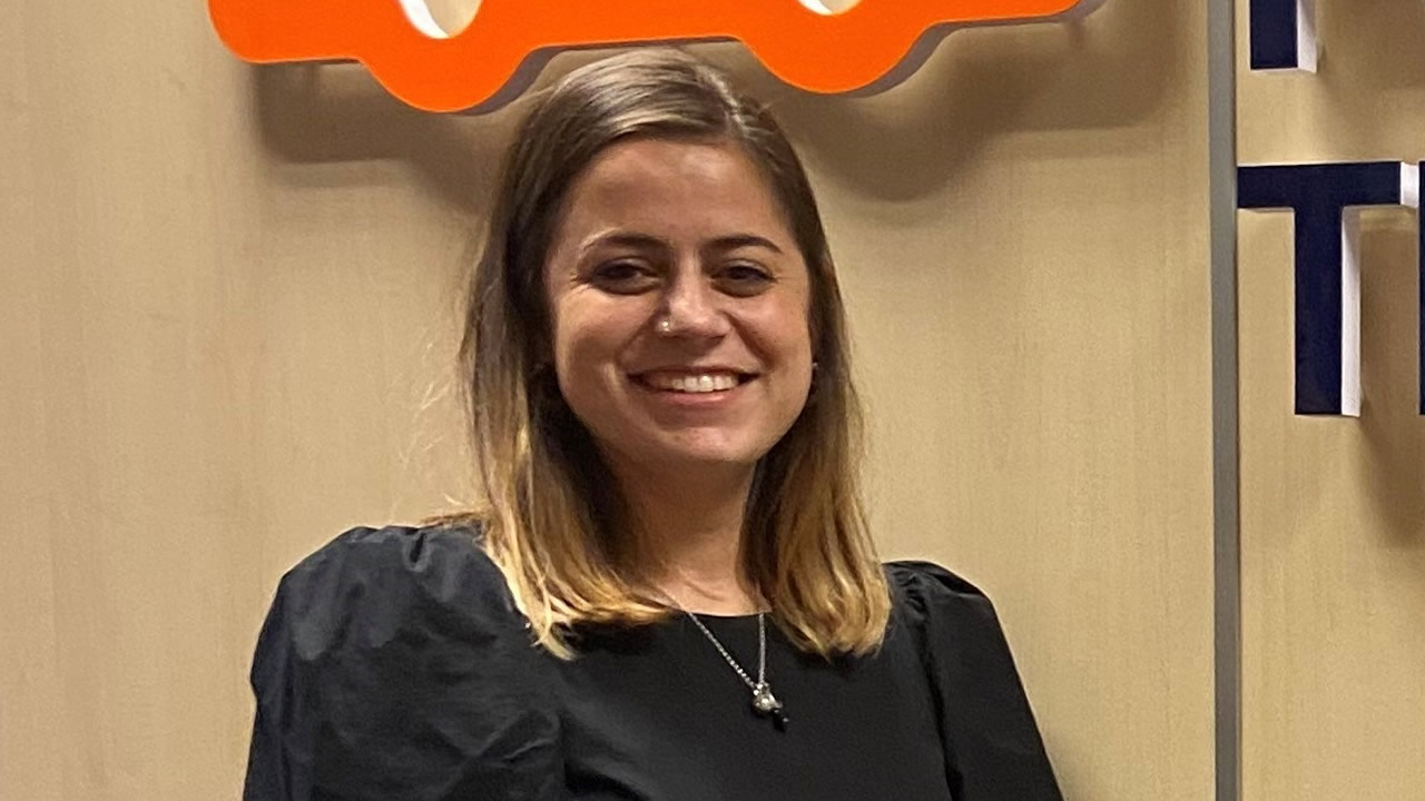 La joven ingeniera de Lugo que ayuda a mejorar el transporte de Chipre